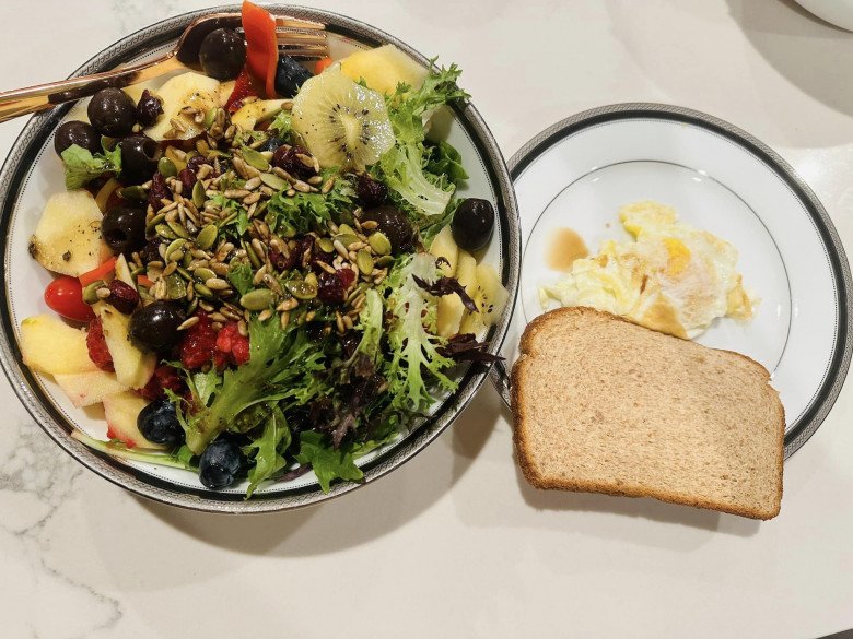 Mẹ đơn thân Maya giờ sống kín tiếng, khoe mâm cơm nhưng toàn món ăn mộc ...