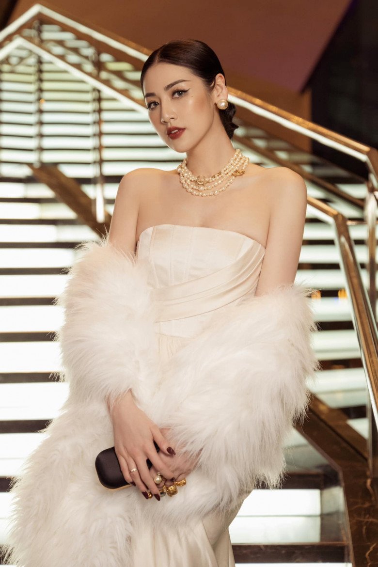 Á Hậu Tú Anh lấy thiếu gia miền Bắc, quý tử đầu lòng cho học mẫu giáo đắt nhất Hà thành 400 ...