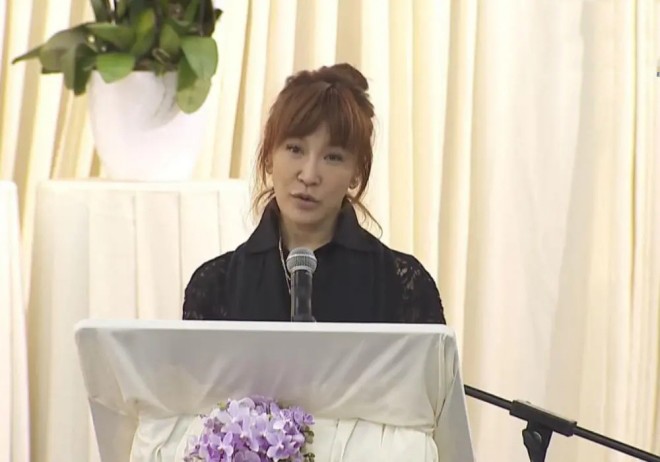 Đám tang Coco Lee mới hoàn tất, bất ngờ lộ đoạn ghi âm nữ diva tố chị gái tham lam, ăn bám