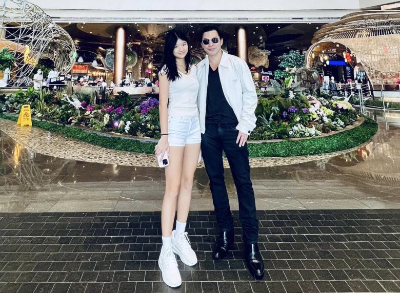 Con Gái Trương Ngọc Ánh Có Cặp Kiếm Nhật Và Mặt đẹp Như Hoa Hậu Chuộng ăn Loại Quả Có 97 Là Nước