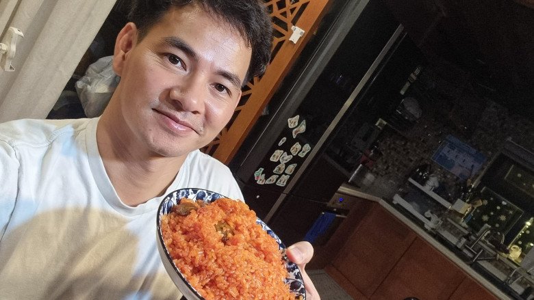 2 giờ sáng danh hài Xuân Bắc vẫn chưa ăn tối, thấy món này trên bàn ...