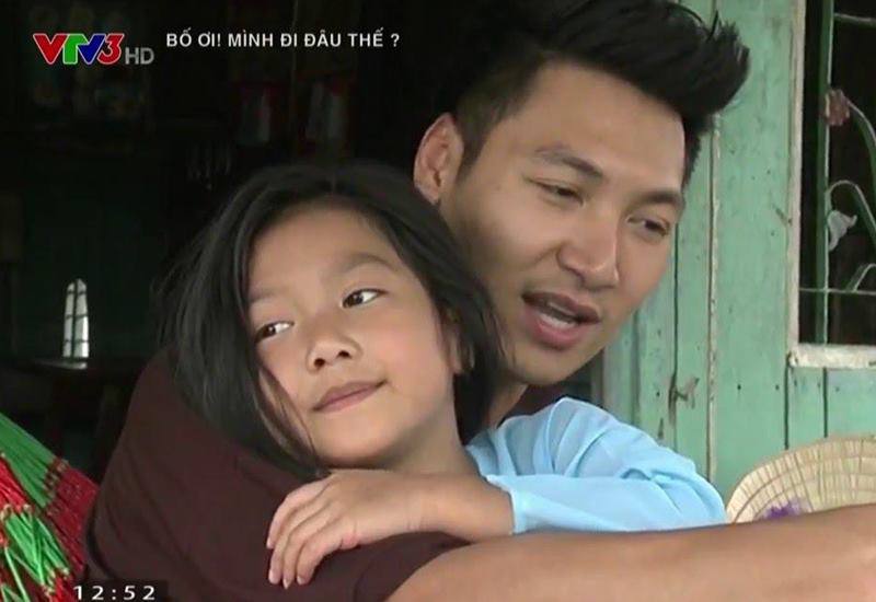 Mạnh Trường, MC Phan Anh cùng nghĩ phải giấu con, làm vệ sĩ canh cổng trường vì con gái giờ quá ...