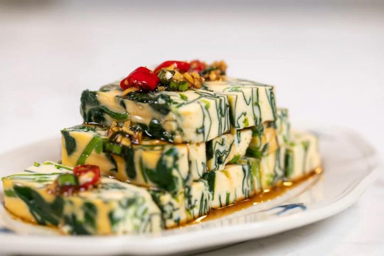 Trứng đem nấu với loại rau bán đầy chợ nhưng vitamin K gấp 60 lần trứng ...