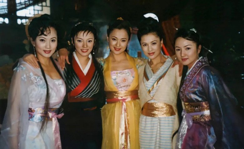 Loạt ảnh nét căng nhìn là mê của mẹ Vương Ngữ Yên khiến mỹ nhân lẳng lơ ...