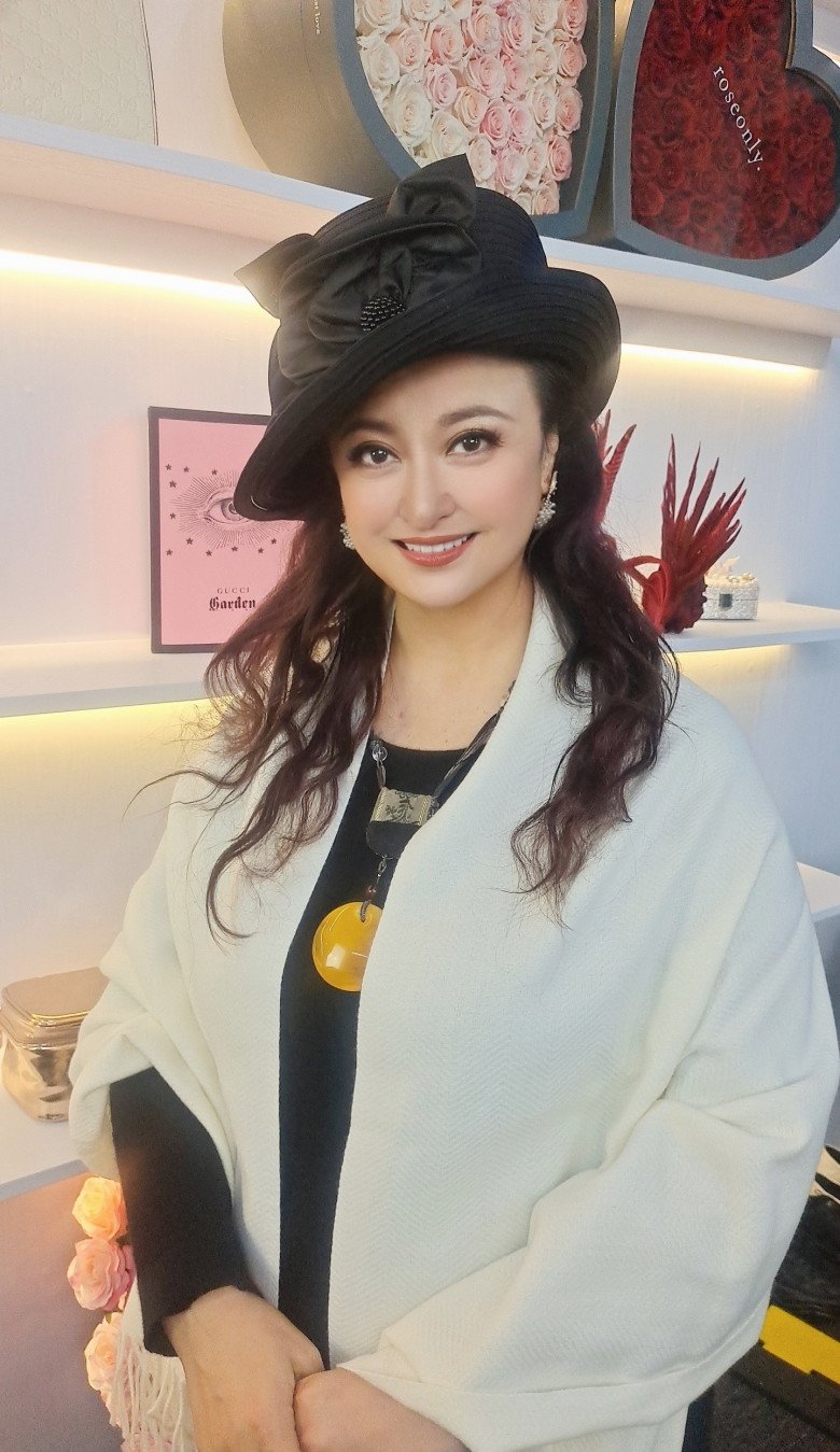 Loạt ảnh nét căng nhìn là mê của mẹ Vương Ngữ Yên khiến mỹ nhân lẳng lơ ...