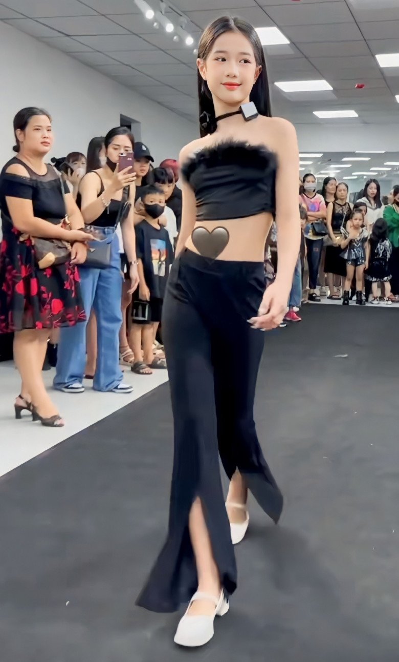 Bé gái Quảng Bình lọt top Thiên thần Việt Nam, 11 tuổi cao 1m67 vì mẹ ...