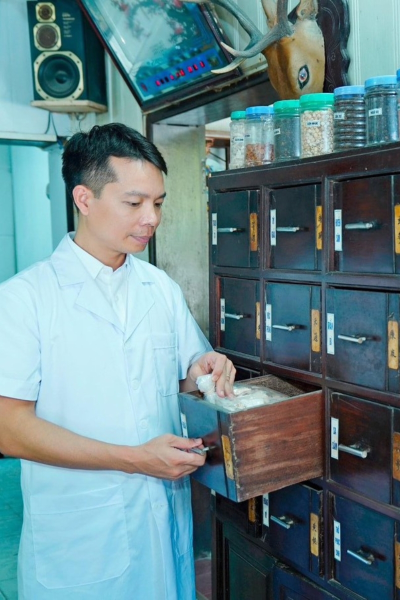 Bác sĩ Bùi Đức Trọng và hành trình chữa bệnh cứu người bằng Y học cổ truyền