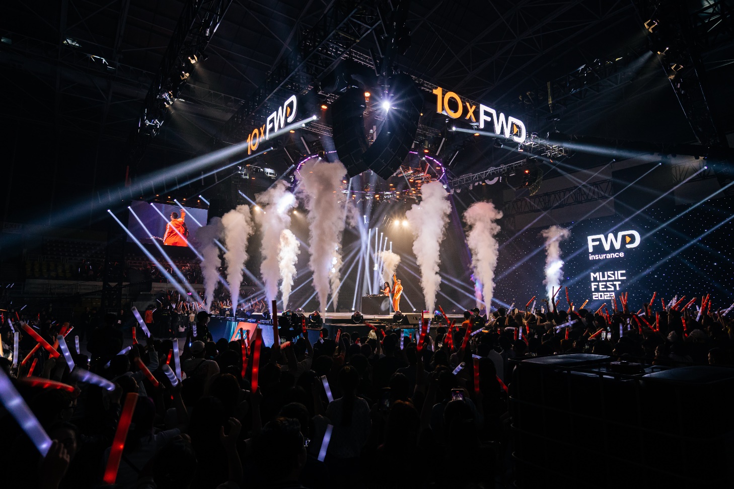 FWD Music Fest bùng nổ với Hoàng Thùy Linh, Jack-J97, HIEUTHUHAI, MONO