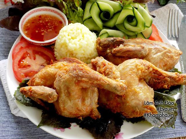 Cơm gà chiên giòn vừa ngon lại dễ làm, ăn ngày mưa lạnh thì quá tuyệt ...