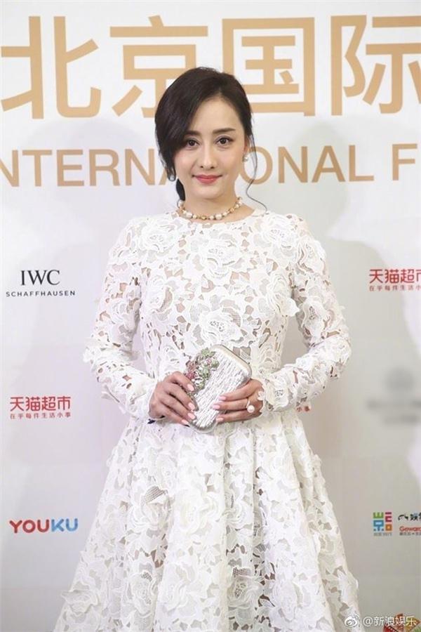 Trần Đức Dung: Nàng ngọc nữ duy nhất được đặt cọc chờ ngày đủ lớn để đóng phim ướt át