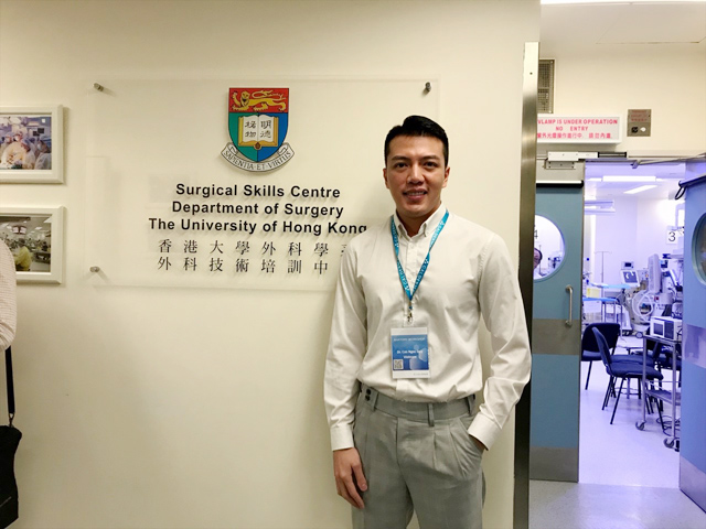 Dr Cao Duy - chàng bác sĩ có ngoại hình "long lanh” như diễn viên điện ảnh