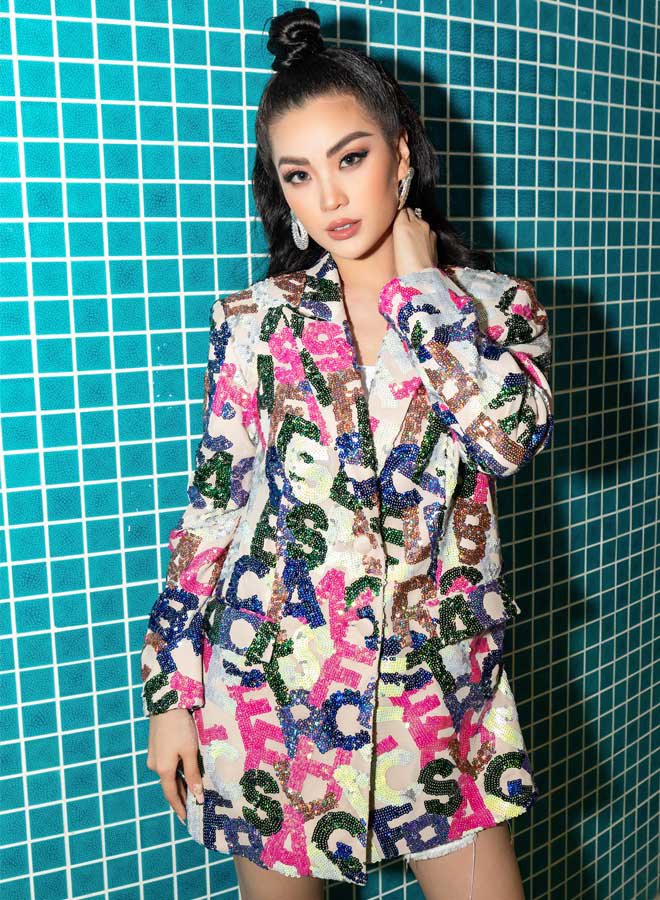 Á hậu Diễm Trang cùng ái nữ Julia lên đồ tỏa sáng tại thảm đỏ show thời ...