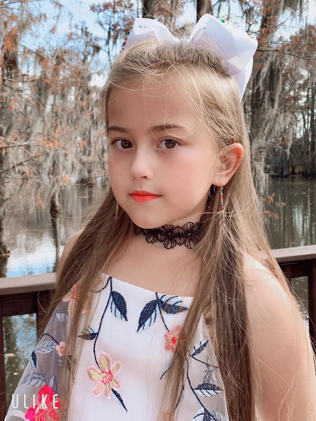 Nuôi 2 con lai vừa xinh vừa quậy, mẹ Việt dùng chiêu đặc biệt giúp con ...