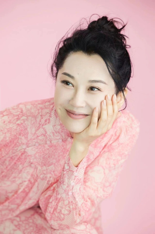 Thánh Cô đẹp nhất màn ảnh lộ diện sau 5 tháng biến mất, U60 vẫn được ...