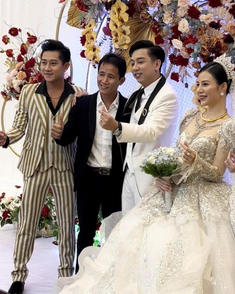 Đám cưới thứ 3 của showbiz Việt hôm nay: Nhóm HKT hội tụ đông đủ, Hồ ...