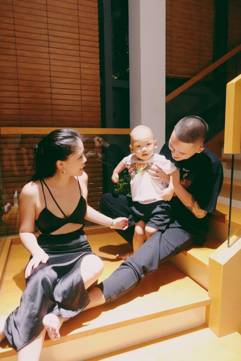 Chờ mãi không đau đẻ nên lôi bài ra chơi, đang thắng vang dội Tiktoker ...