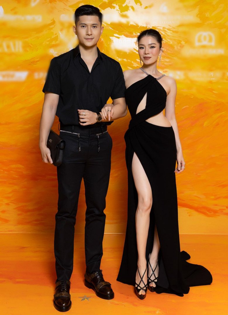 Bạn trai kém 12 tuổi của Lệ Quyên có núi đá tảng, nay chán gánh tạ ...