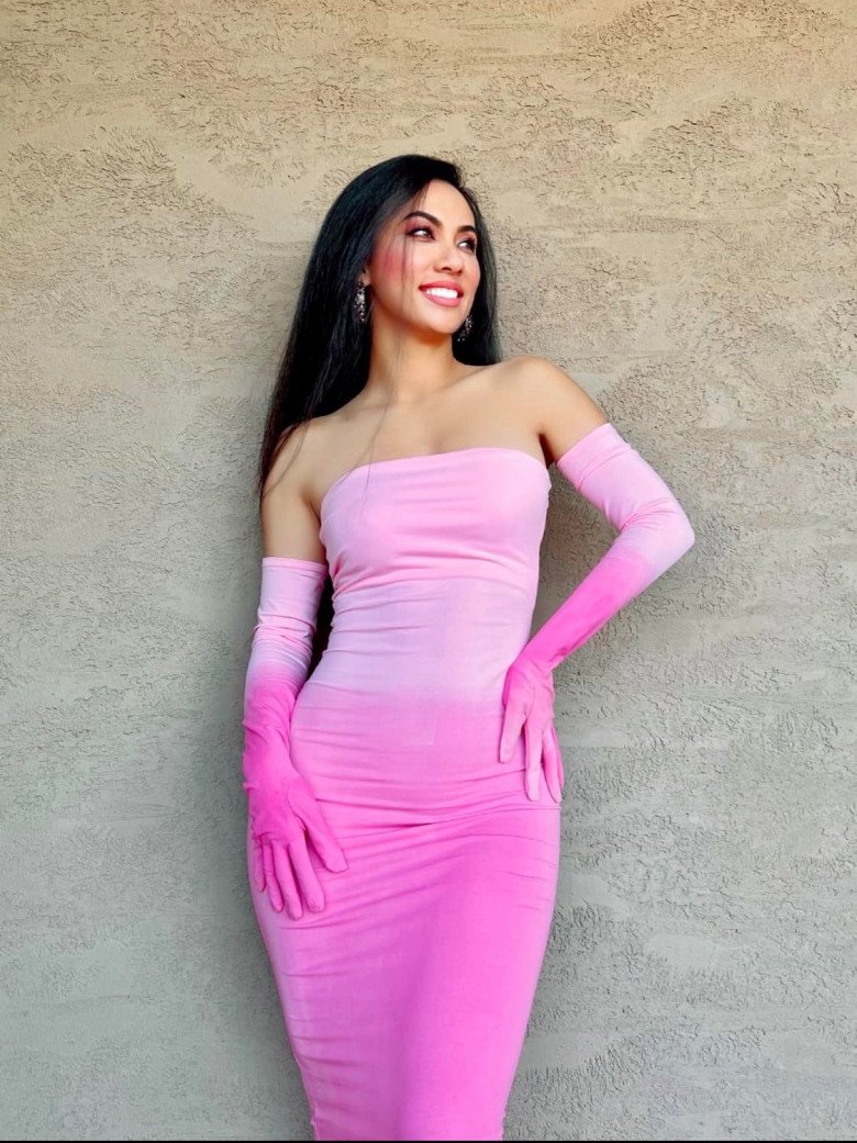 MC Huyền Ny làm bánh nhưng thành thảm họa phải cho heo ăn, Hiền Thục bình luận thú nhận điều này