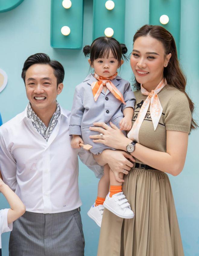 Con Cường Đô La đã trông giống con gái, dậy thì thành công không còn ...