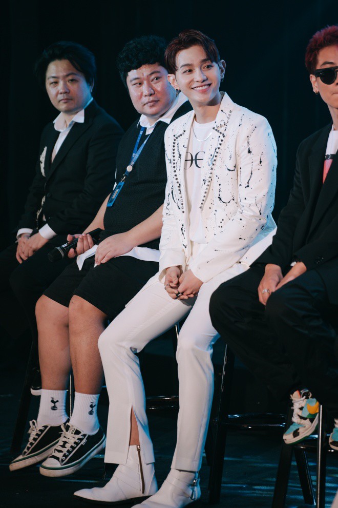 Roy Nguyễn gây ấn tượng với vũ đạo siêu ngầu, ngoại hình chuẩn idol sau ...