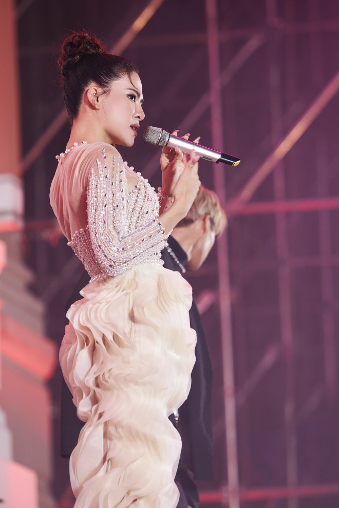 Miêu Quý Tộc Hà Nhi tung MV mới sau The Masked Singer, từng muốn bỏ ...