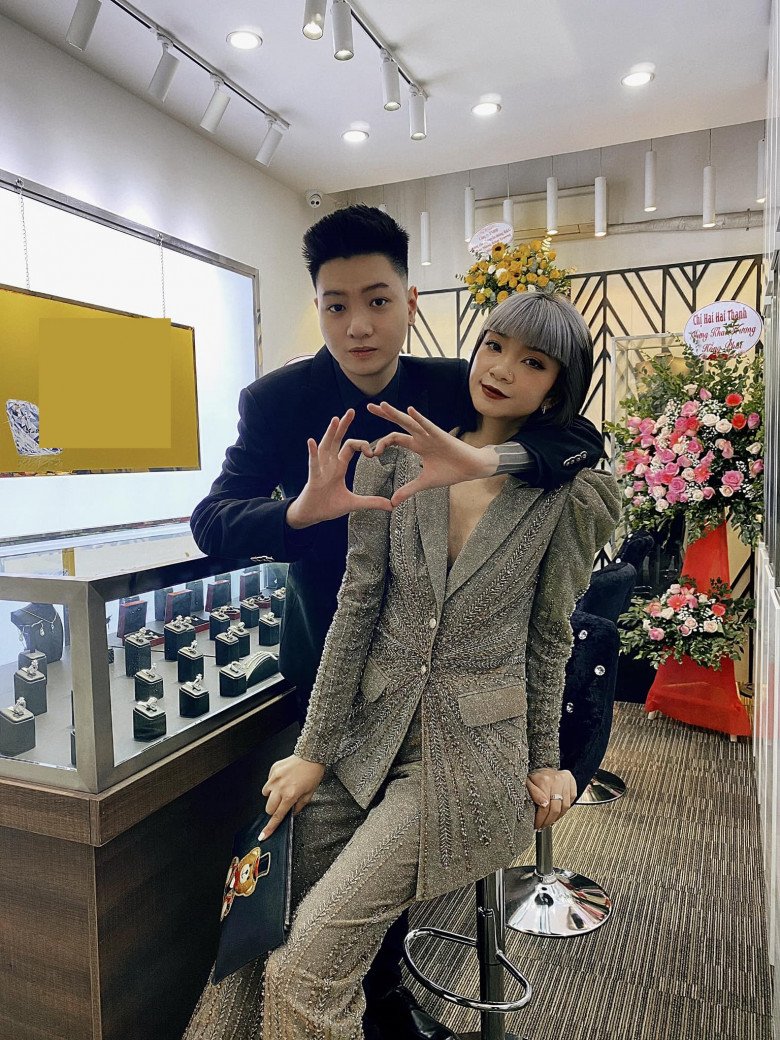 Siêu mẫu Hạ Vy 1m73 lấy chồng cao 1m67, chiều cao 3 con đều cực phẩm ...