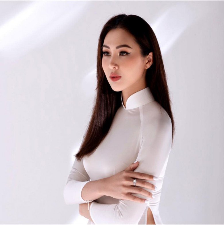 Hoa khôi cao 1m81 ngày nào kém xinh, nay hương sắc đẹp như nữ hoàng quyến rũ