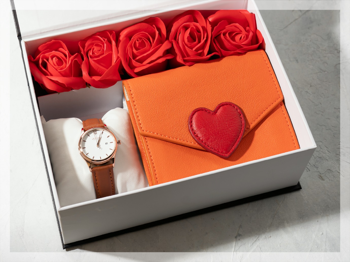 Fancy Time - Trao yêu thương trong từng món quà