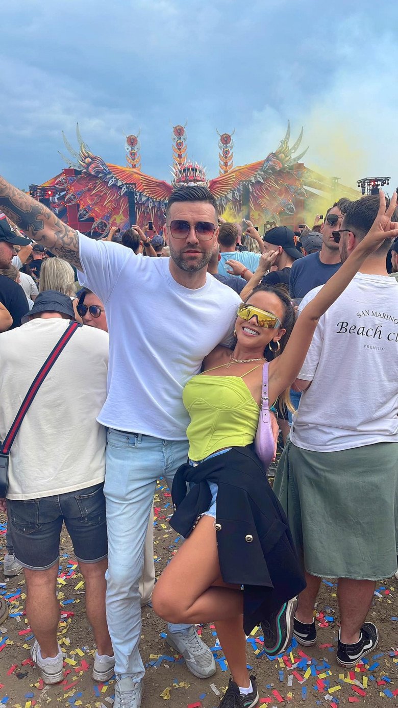 Nữ DJ Việt nấm lùn lấy chồng Hà Lan gần 2m, 2 con lai chiều cao ấn tượng