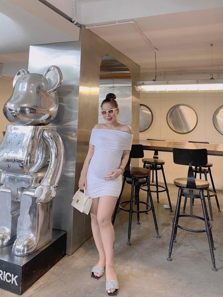 Gái xinh biến hình thành mẹ bỉm xuề xòa: Ai từng mang bầu, làm mẹ sẽ hiểu