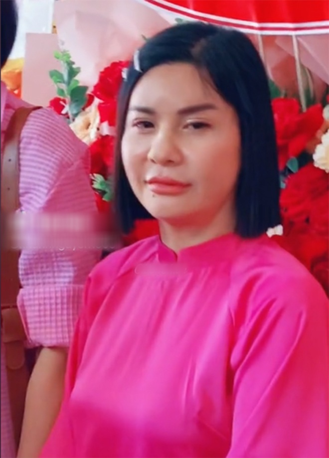 Hậu công khai ảnh cưới, Cát Phượng tái xuất với gương mặt đơ cứng môi ...