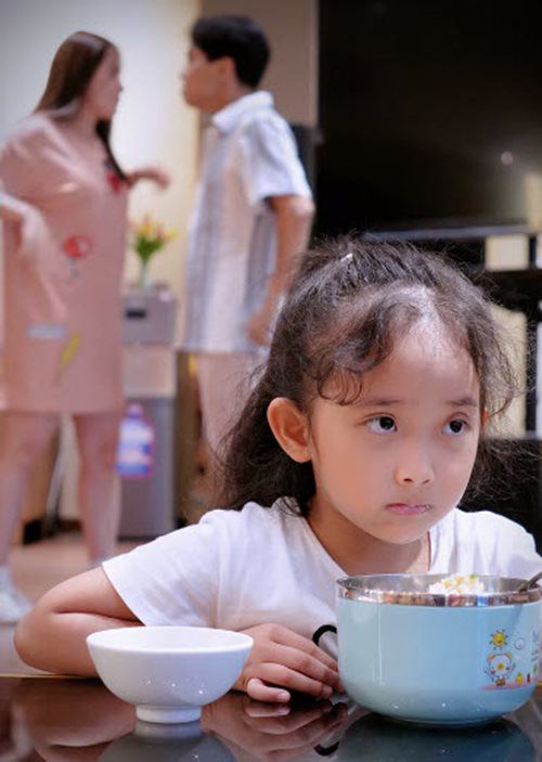 Khánh Thi Phan Hiển cãi nhau, chỉ một hành động của con gái Anna khiến ...